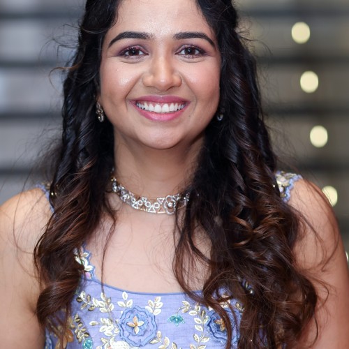 Mitzi S. from United Kingdom