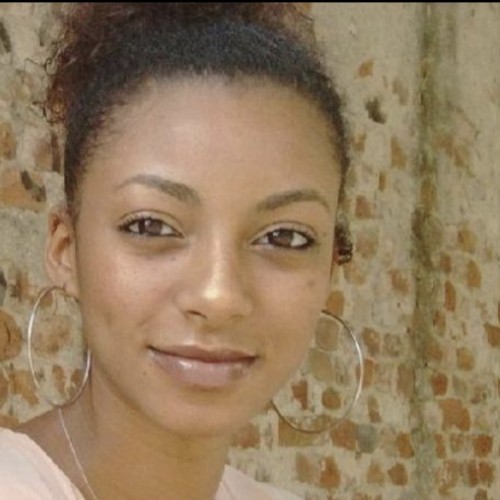 Kenza A. from United Kingdom
