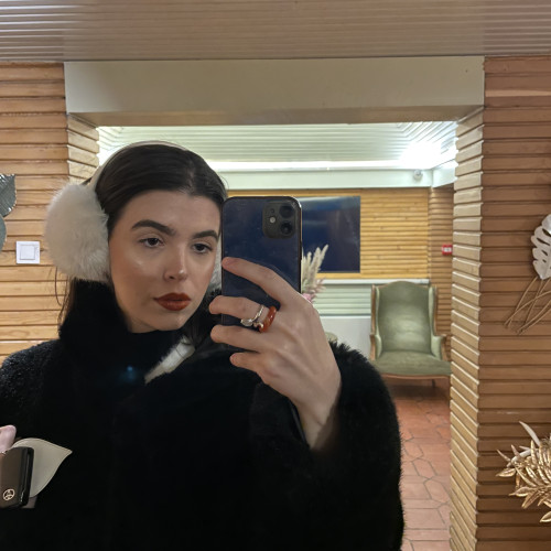Carla V. from United Kingdom