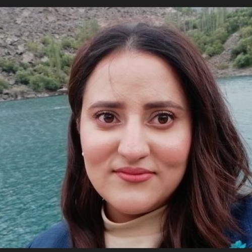 Nina Z. from Pakistan