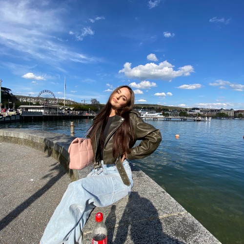 Miriam G. from United States